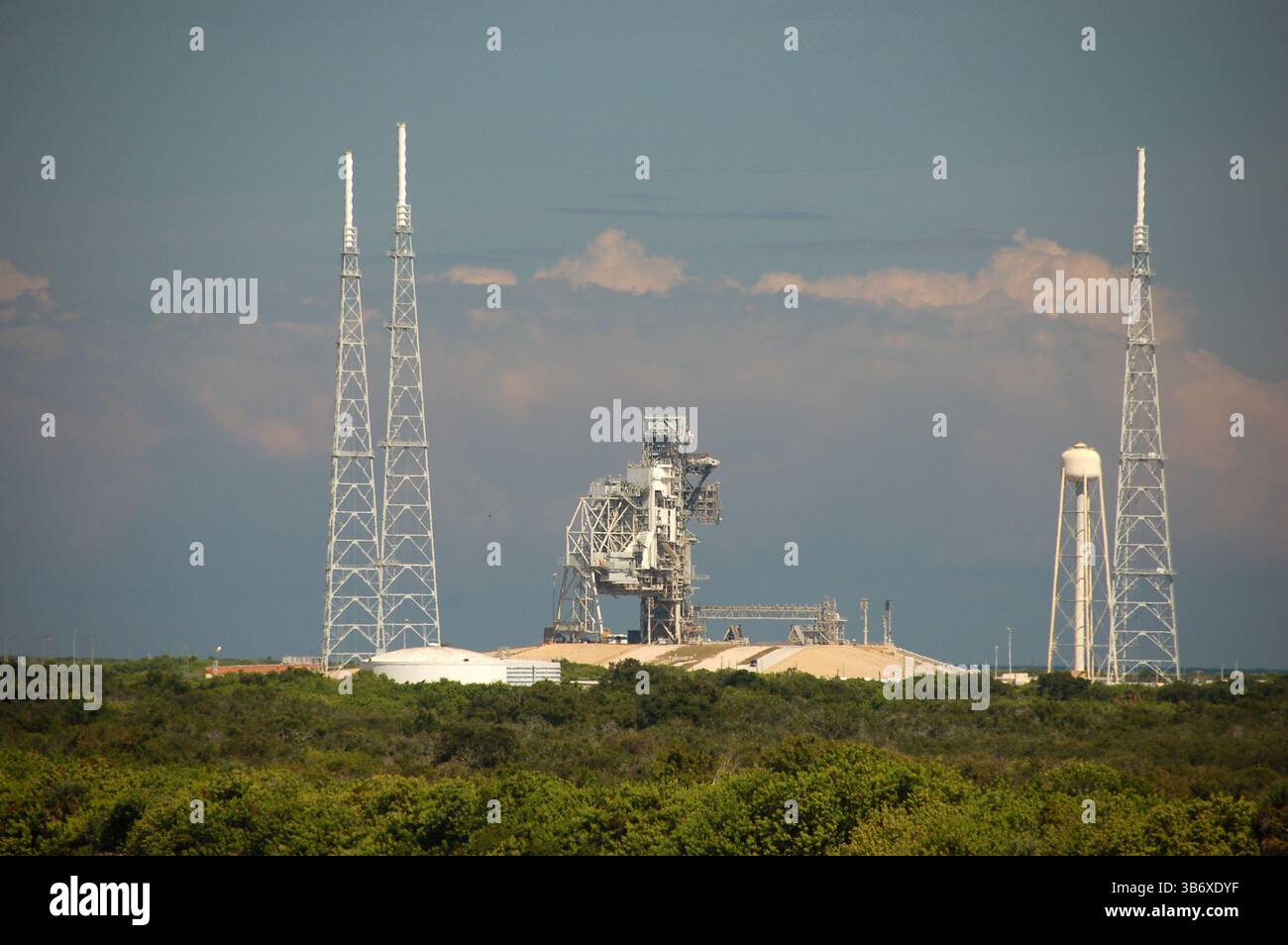 Architecture space center launch pad space exploration hi-res stock ...