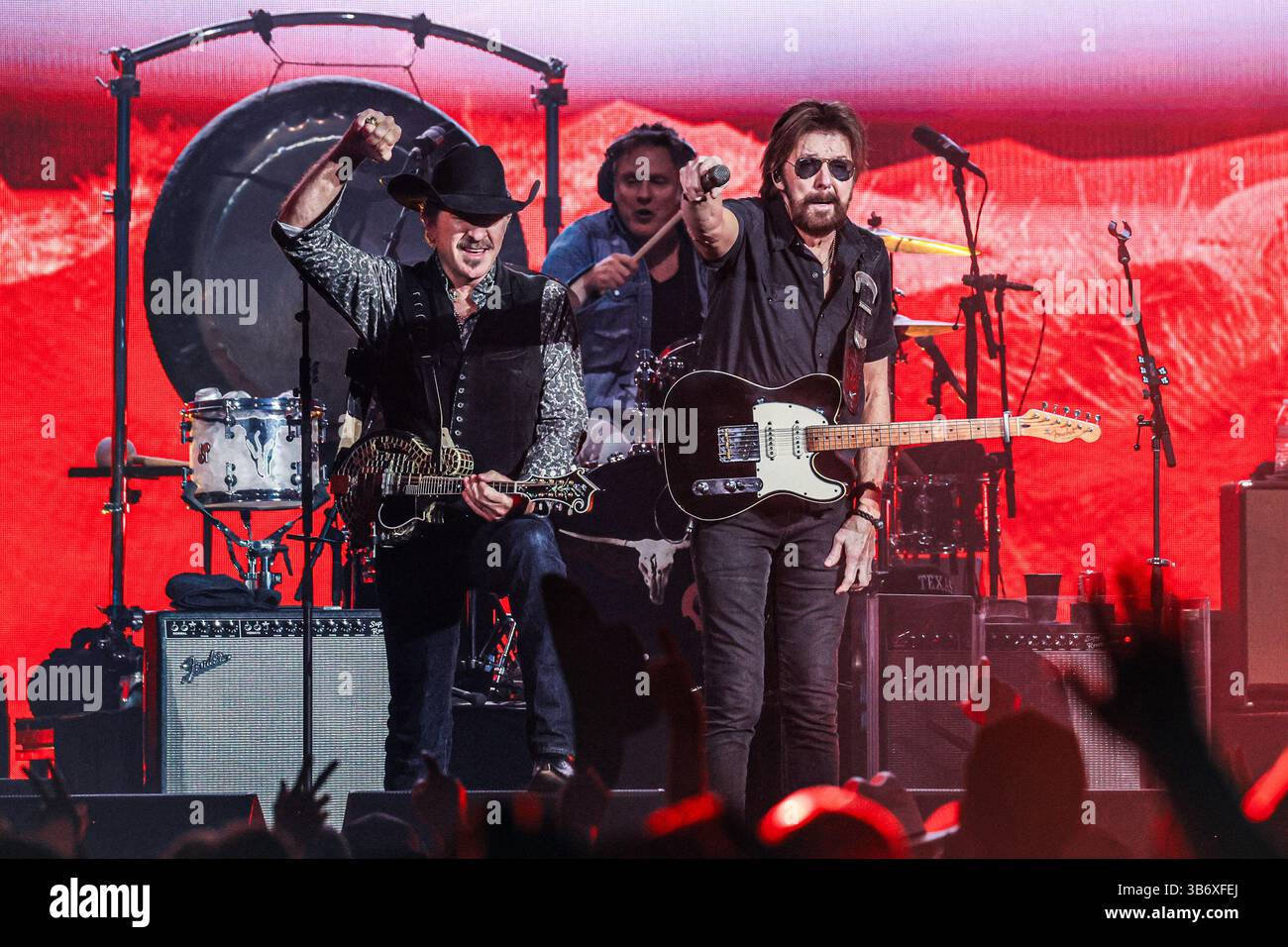 Brooks & Dunn - Kix Brooks, Ronnie Dunn perform during the iHeart ...