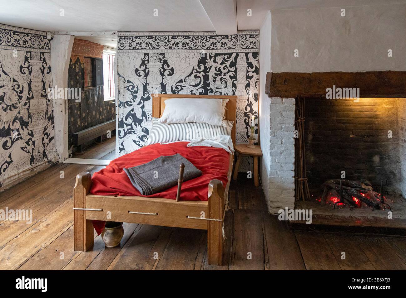 Interior, bedroom, bed, Shakespeare's Birthplace, Stratford-upon-Avon ...