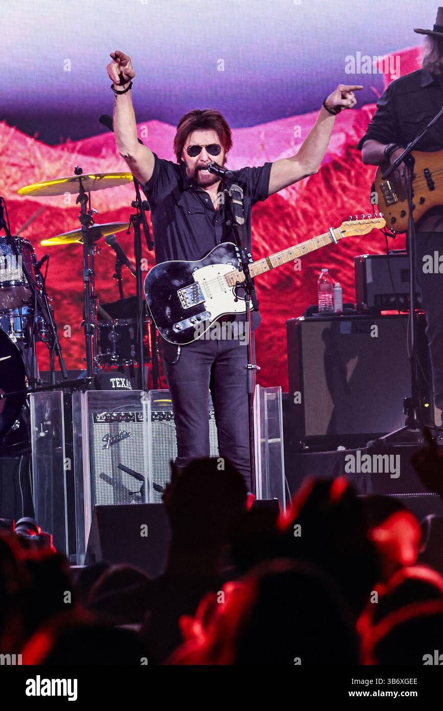 Austin, USA. 04th May, 2025. Brooks & Dunn - Ronnie Dunn performs ...
