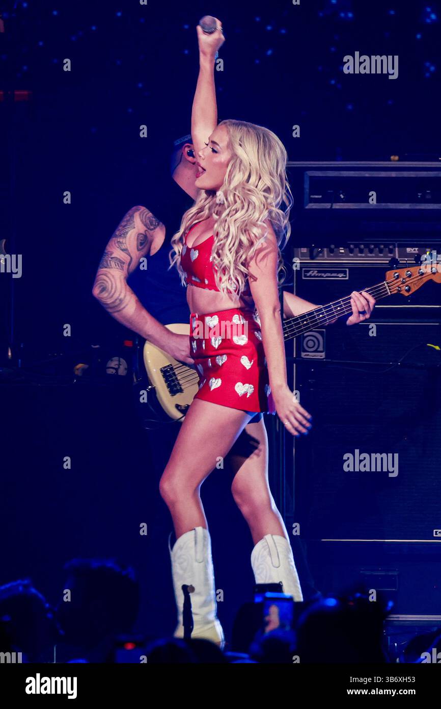 Megan maroney hi-res stock photography and images - Alamy