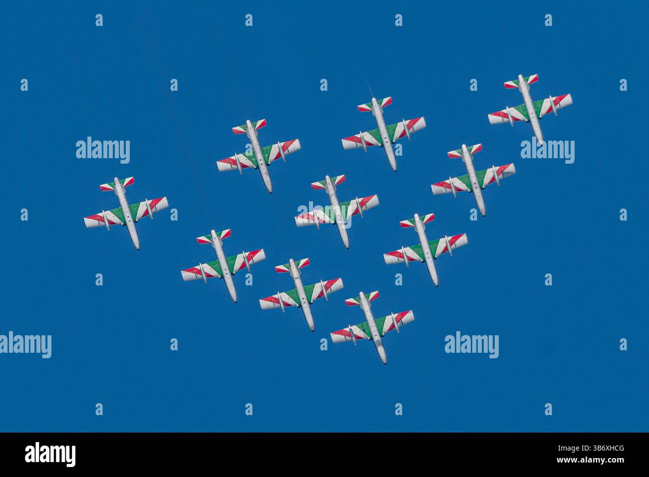 Italian air display team hi-res stock photography and images - Alamy