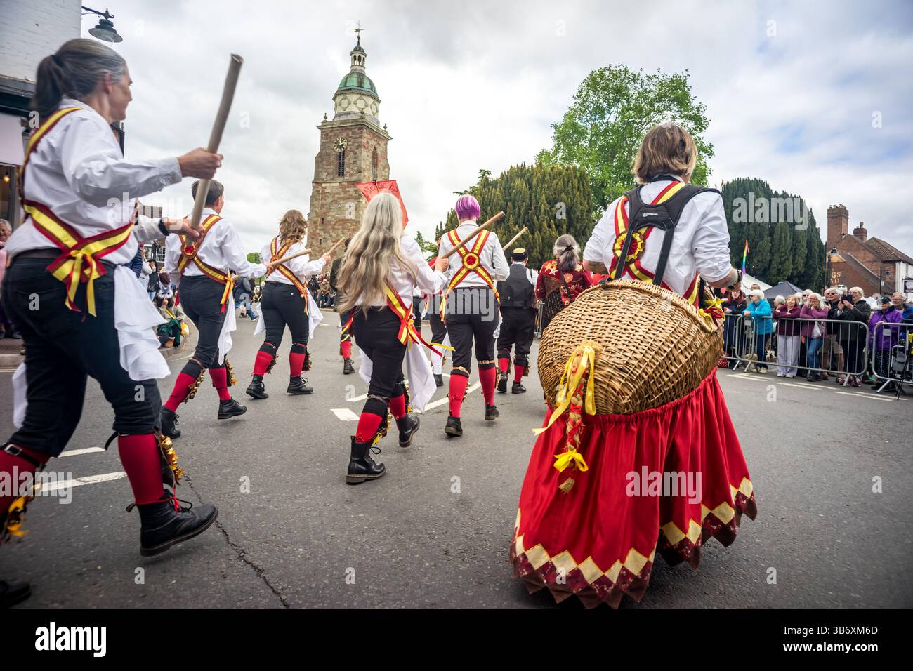 Upton Upon Severn, Worcestershire, UK. 4th May, 2025. Onlookers line ...
