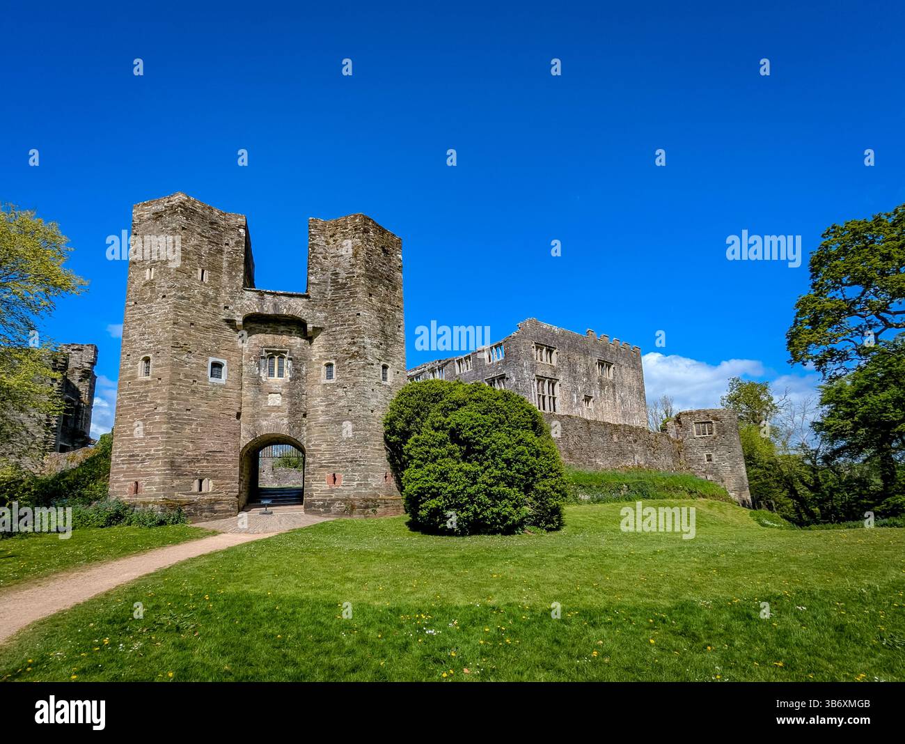 Torbay, UK. 3rd May, 2025. Visitors explore the historic ruins and ...