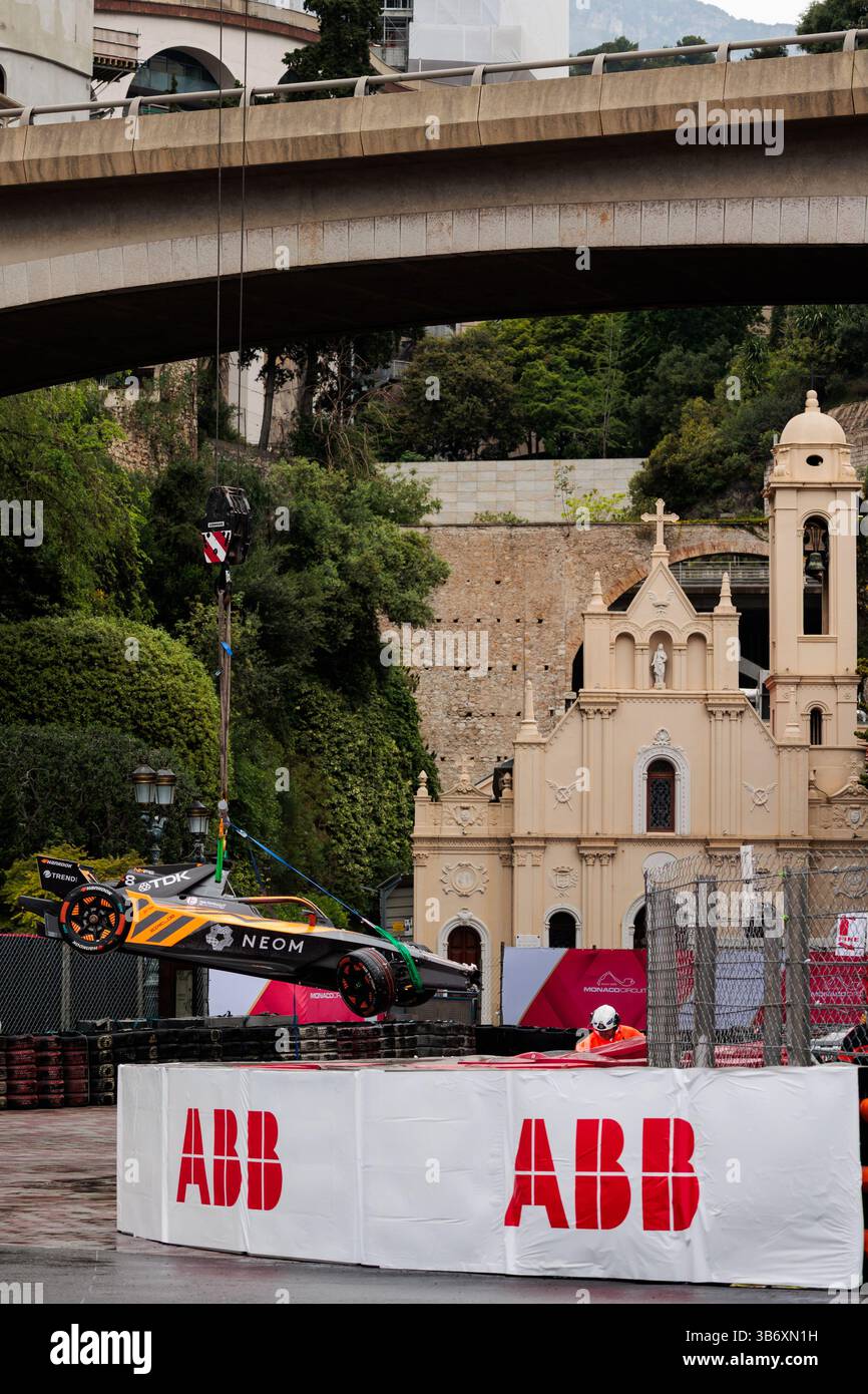 accident, sortie de piste, crash 08 BIRD Sam (gbr), NEOM McLaren ...