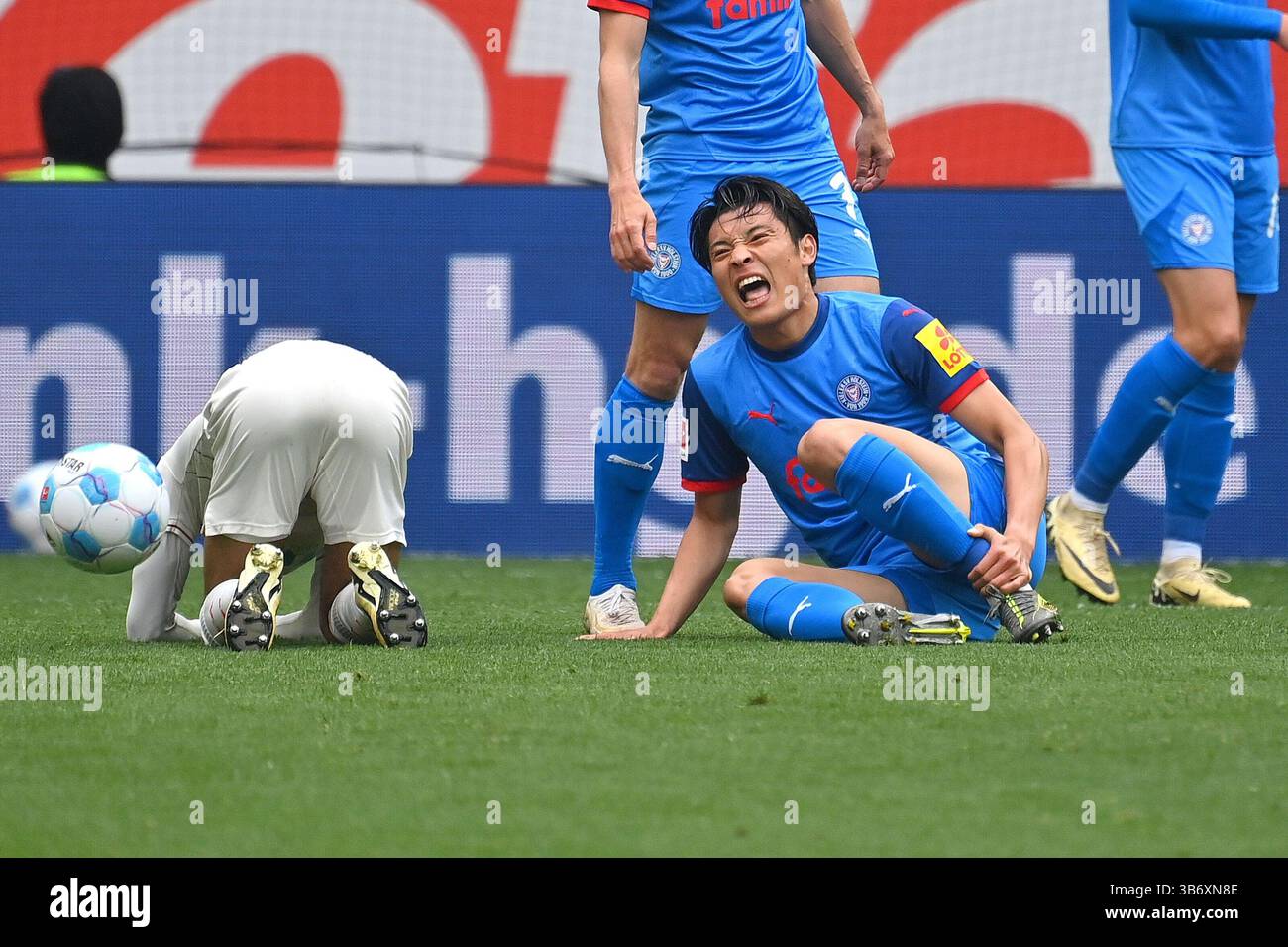 NO SALES IN JAPAN! Shuto MACHINO (Kiel) injured. Football 1. Bundesliga season 2024/2025 ...