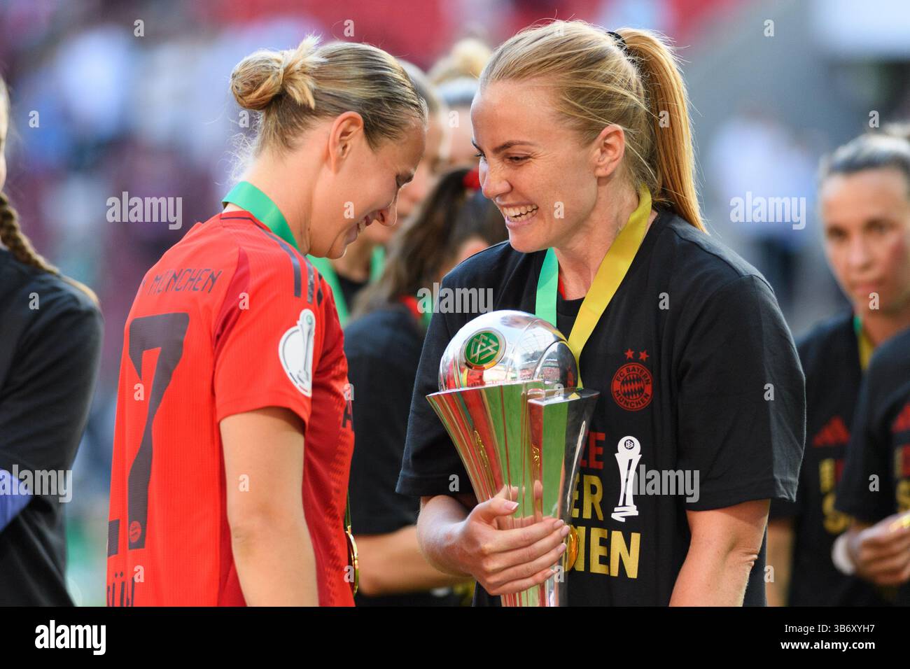 Cologne, Germany. 01st May, 2025. Cologne, Germany, May 1th 2025: Glodis Viggosdottir (4 FC ...