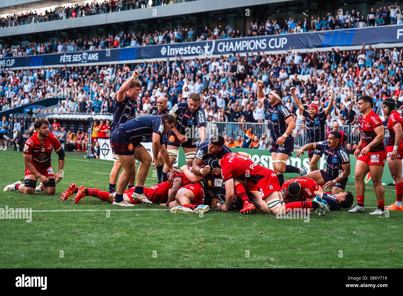 Bordeaux begles players rugby hi-res stock photography and images - Alamy