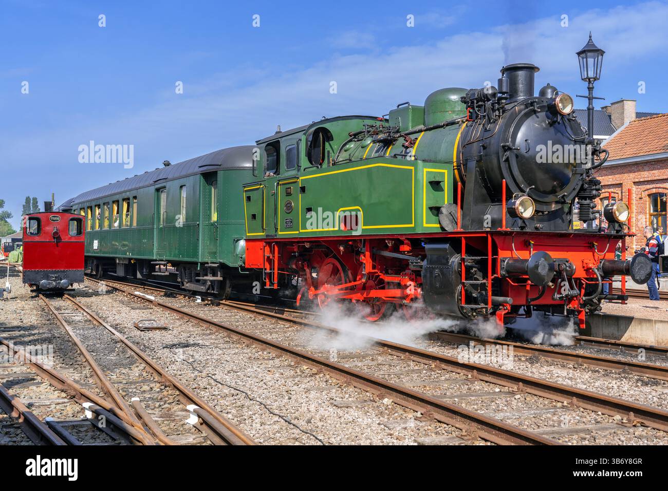 Green steam train hi-res stock photography and images - Alamy