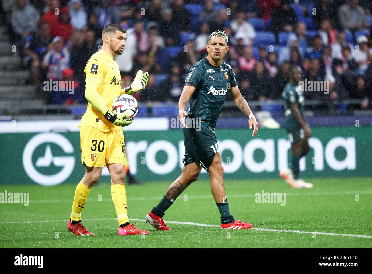 France. 04th May, 2025. 30 Mathew RYAN (rcl) - 14 Facundo MEDINA (rcl ...