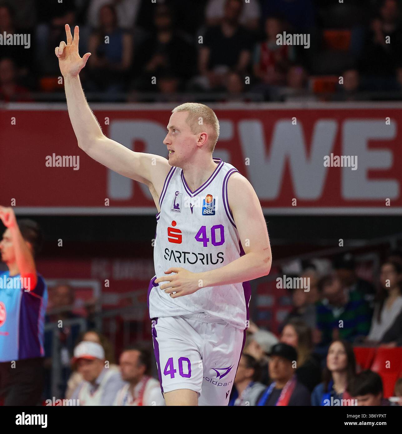 Muenchen, Deutschland. 04th May, 2025. Collin Welp (BG Goettingen, #40 ...