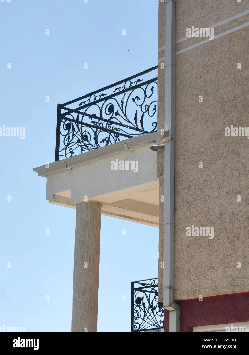 Balcony railing corner hi-res stock photography and images - Alamy