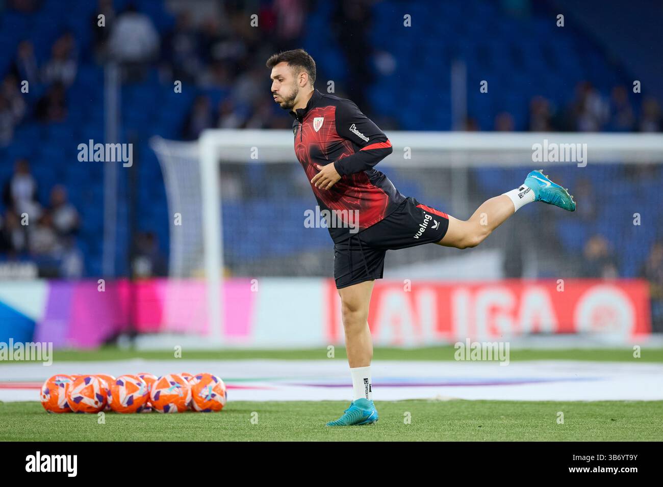 Aitor Paredes of Athletic Club warms up prior to the LaLiga EA Sports ...