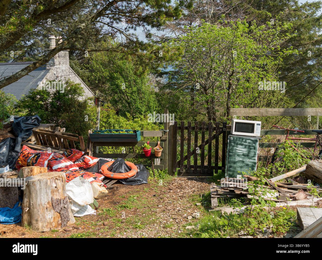 Fridge parcel box hi-res stock photography and images - Alamy