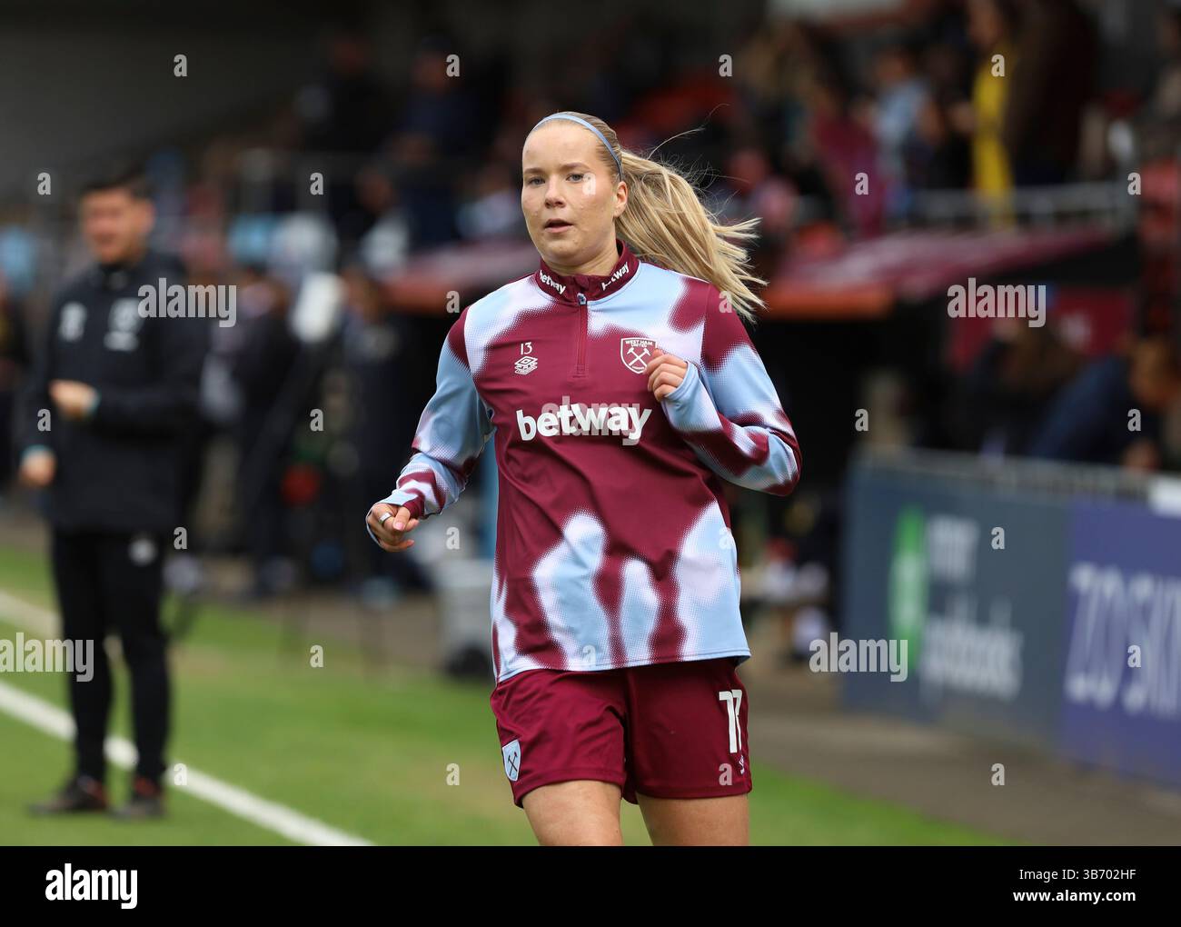 Eva Nystrom (Wast Ham 13) aheasd of the Women's Super League game ...
