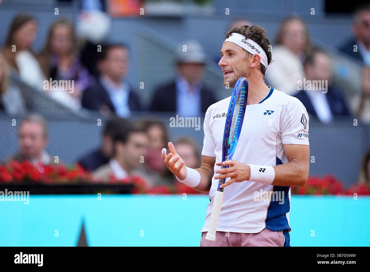 Casper Ruud of Norway reacts against Jack Draper of Great Britain ...