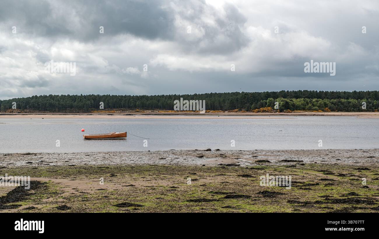 Calm waters serene atmosphere hi-res stock photography and images - Alamy