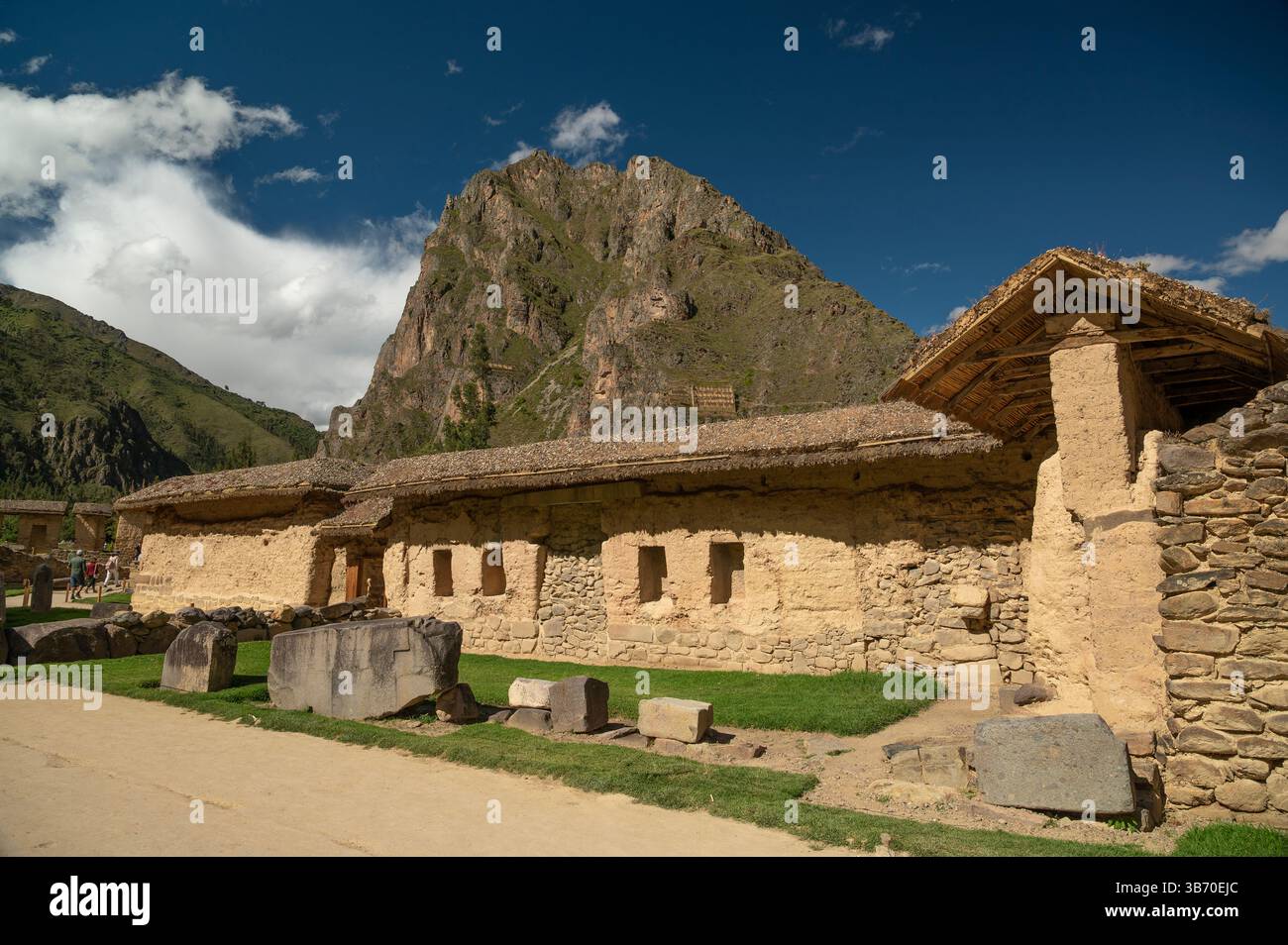 Ollantaytambo Inca building in Cusco Peru Stock Photo - Alamy