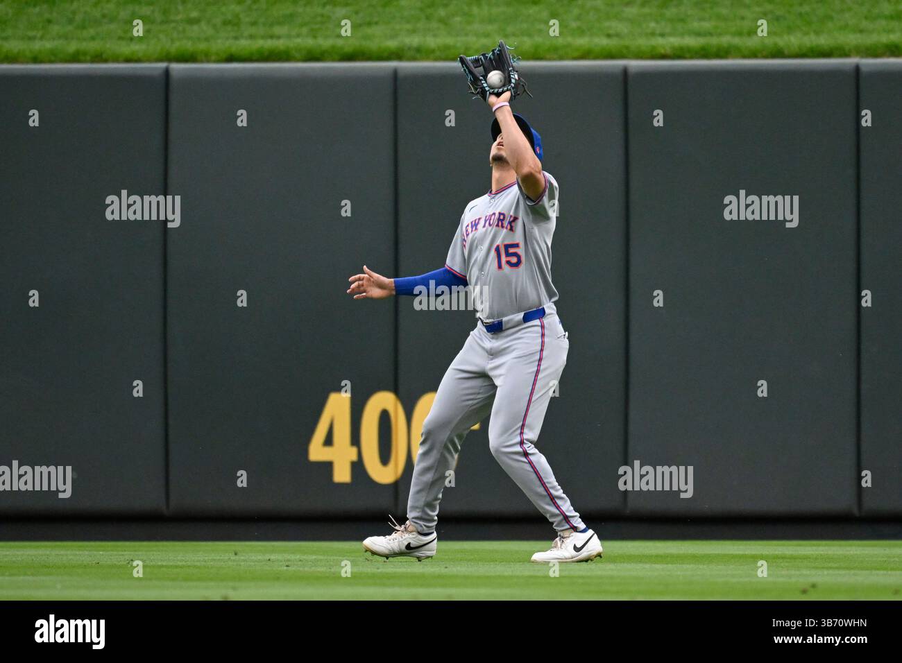 New York Mets center fielder Tyrone Taylor catches a fly ball hit by St ...