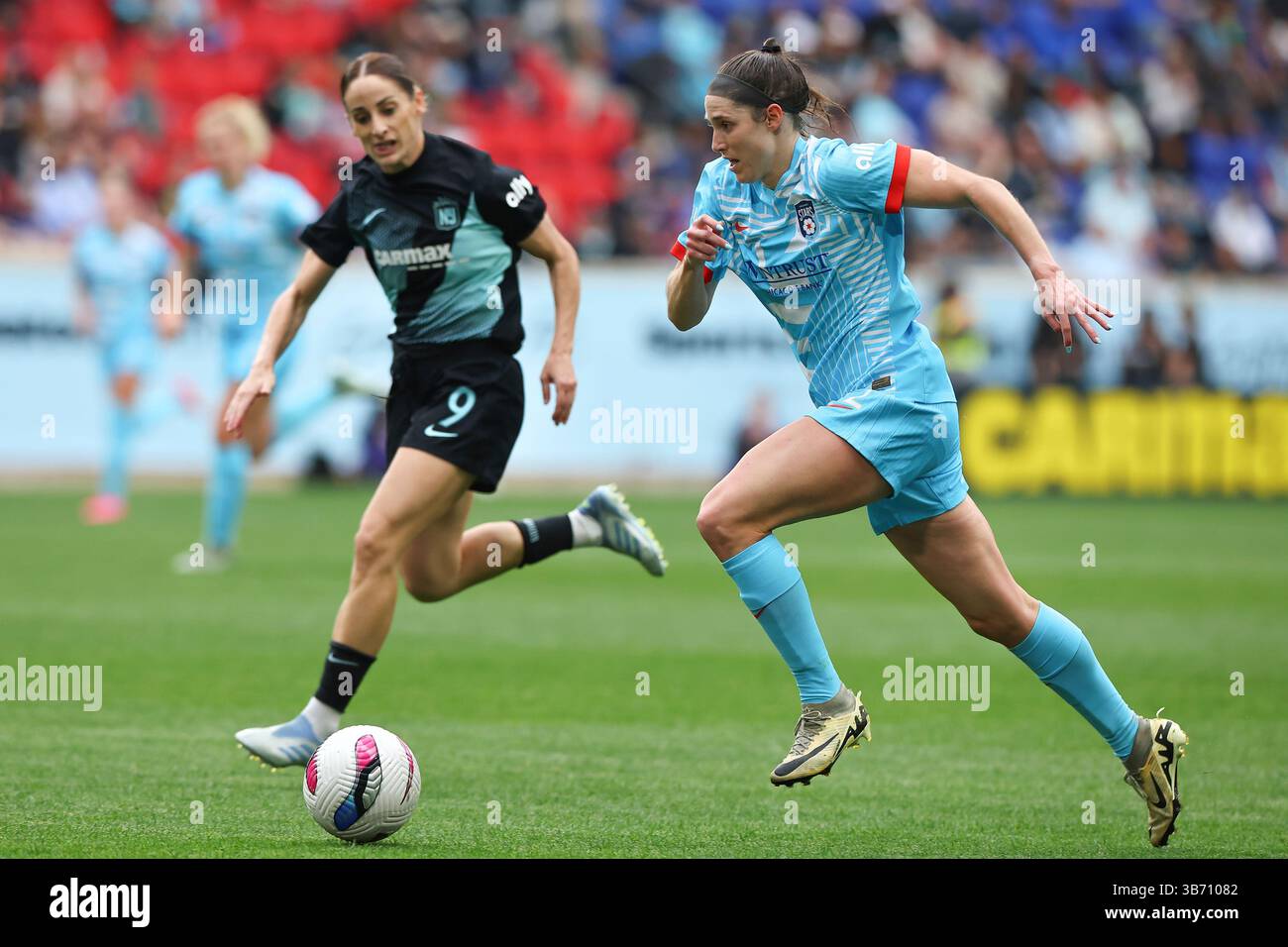 HARRISON, NJ - MAY 04: Taylor Malham #32 of Chicago Stars FC controls ...