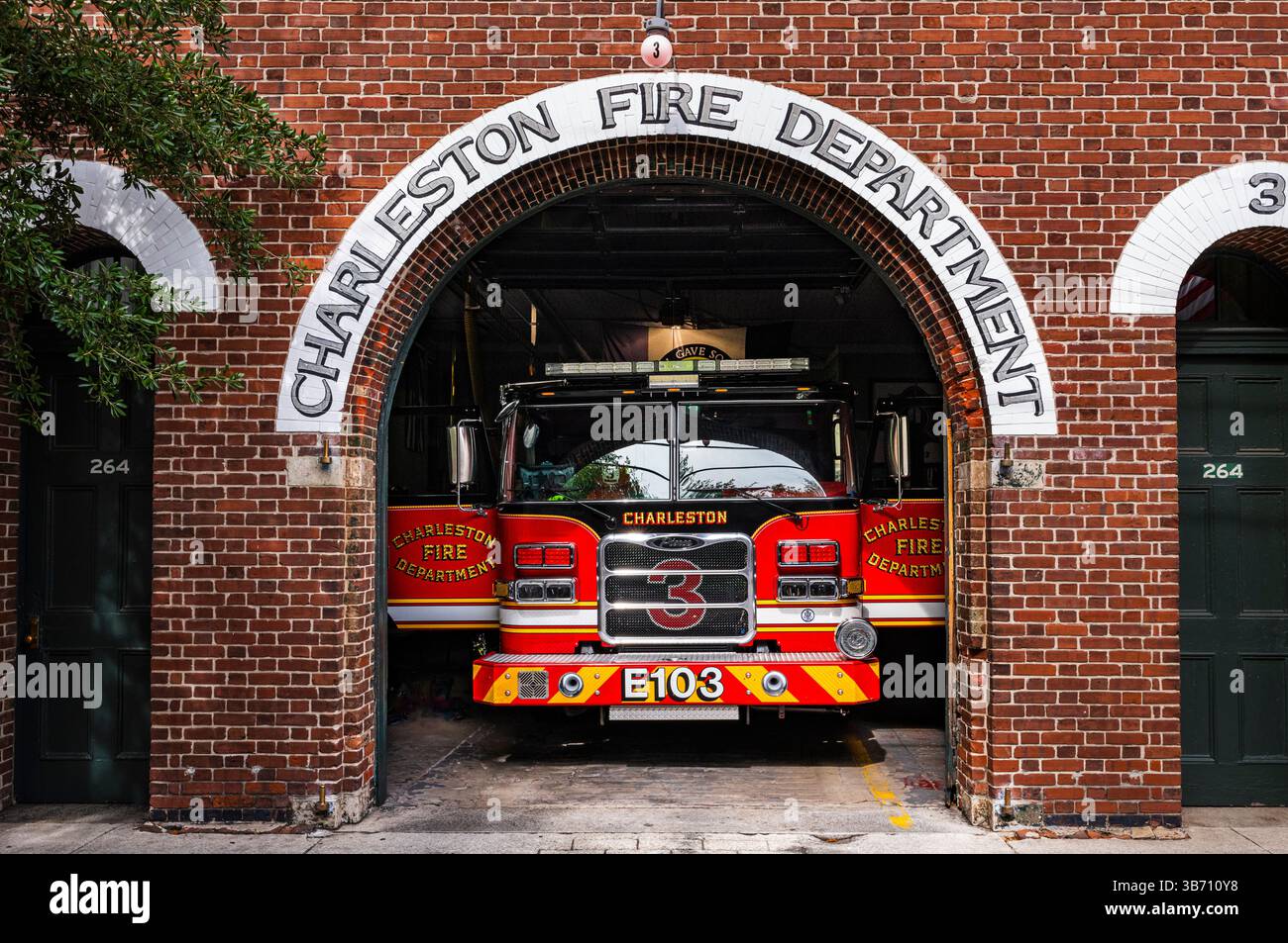 FIRE ENGINE CHARLESTON SOUTH CAROLINA USA Stock Photo - Alamy