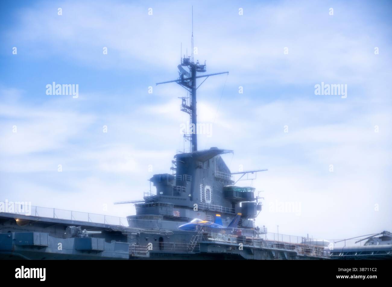 Uss lexington cv 10 hi-res stock photography and images - Alamy