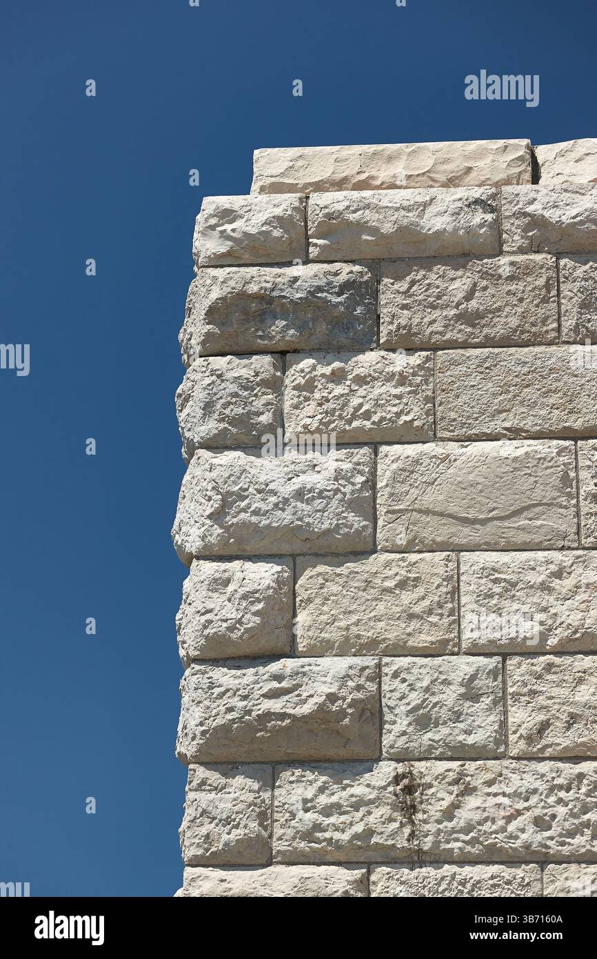 Corner castle bastion hi-res stock photography and images - Alamy