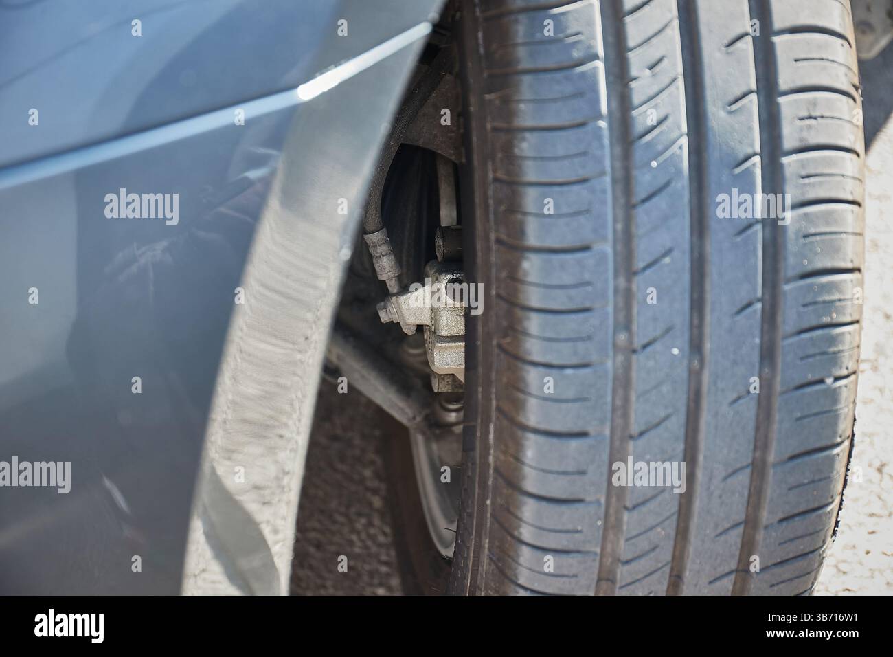 Car axle hi-res stock photography and images - Alamy
