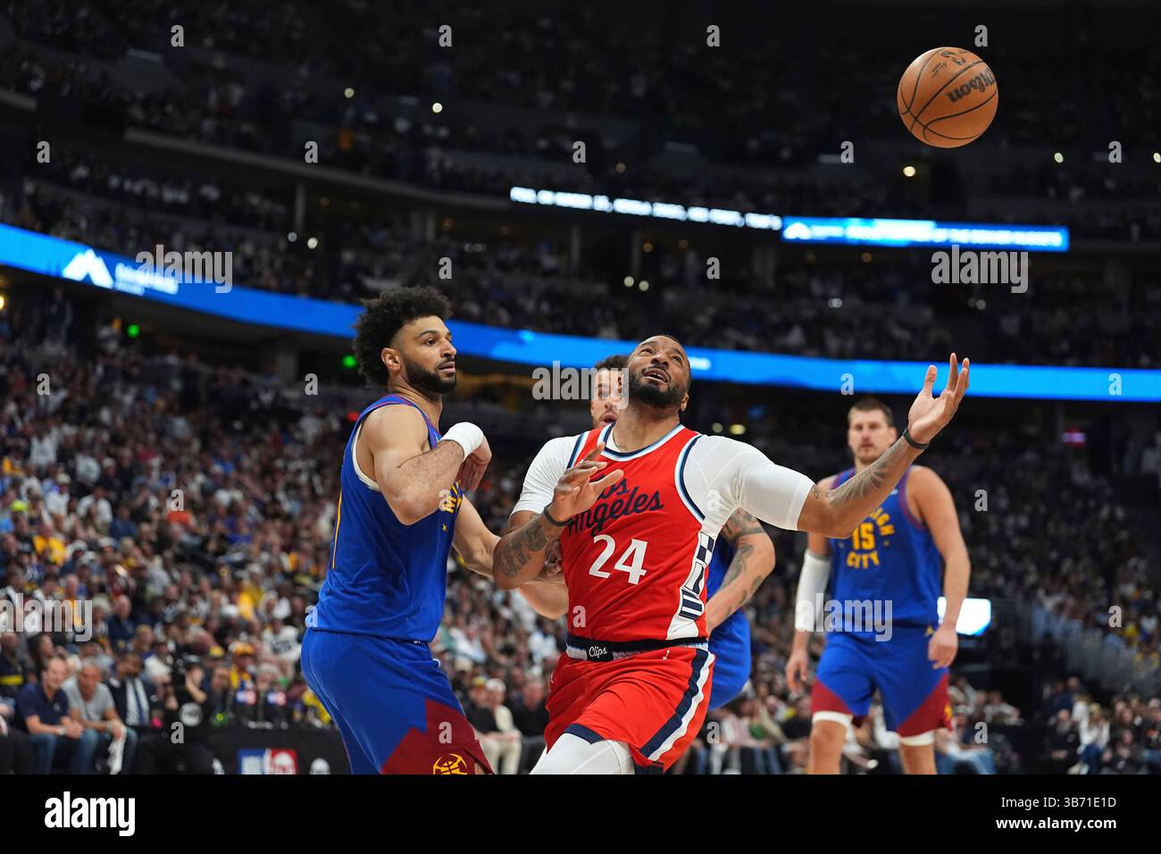 Denver Nuggets guard Jamal Murray (27) and Los Angeles Clippers guard ...