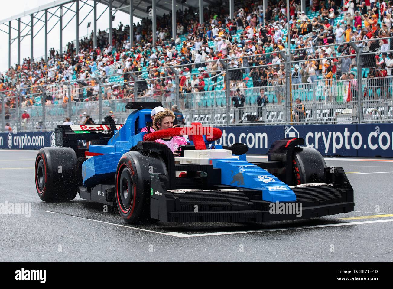 Lego F1 cars parade LAWSON Liam (nzl), Visa Cash App RB F1 Team VCARB02 ...