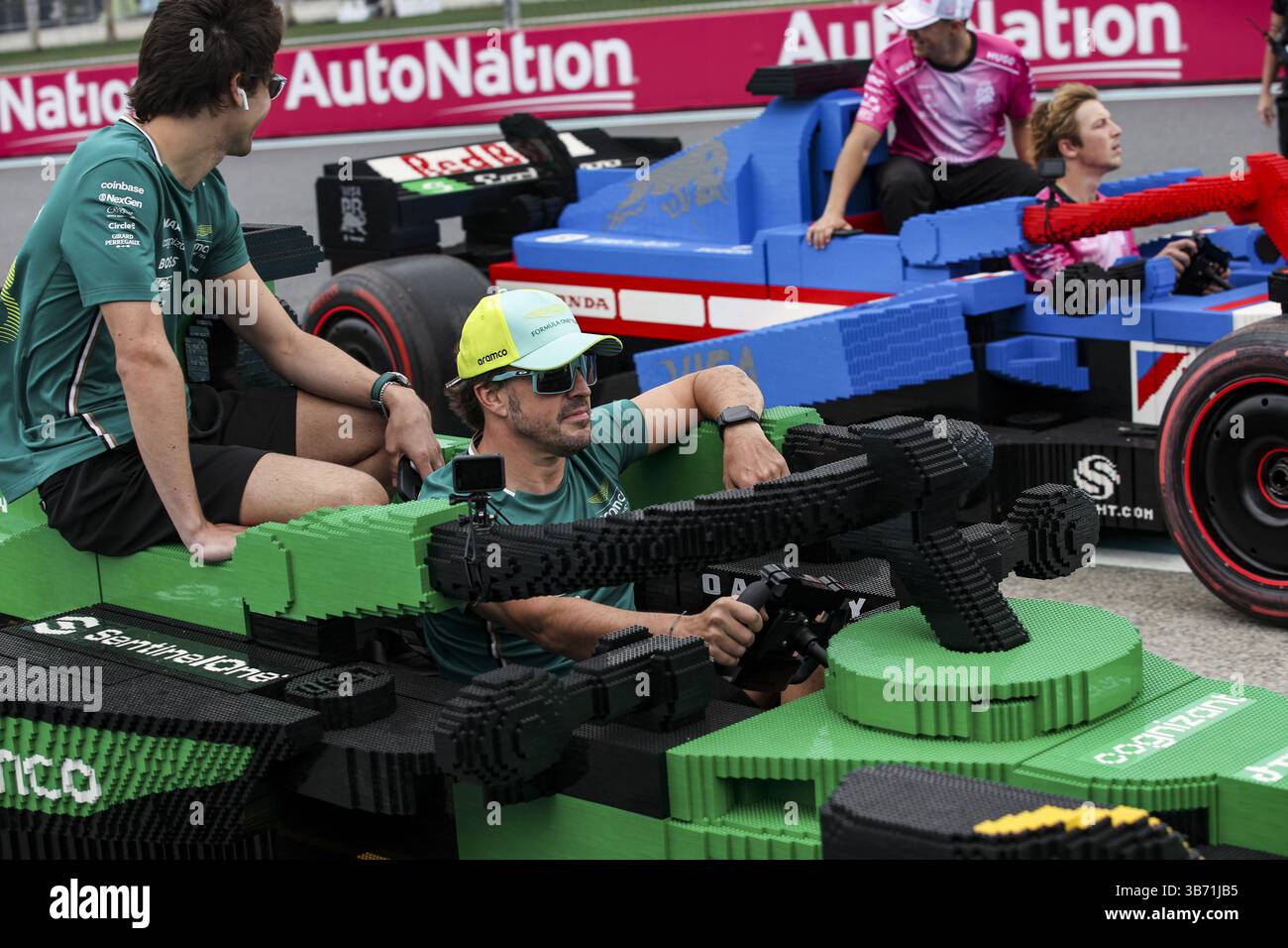 Lego F1 cars parade ALONSO Fernando (spa), Aston Martin F1 Team AMR25 ...