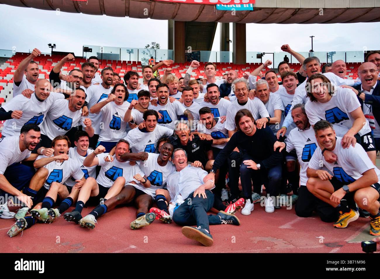 Bari, Italy. 05th May, 2025. coach Filippo Inzaghi of Pisa and Pisa ...
