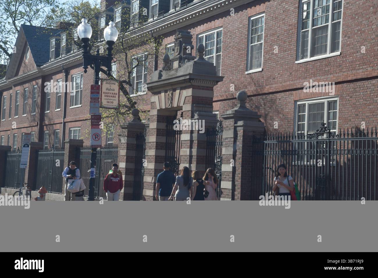 Cambridge, Ma, USA. 2nd May, 2025. Harvard University Area Scenes ...