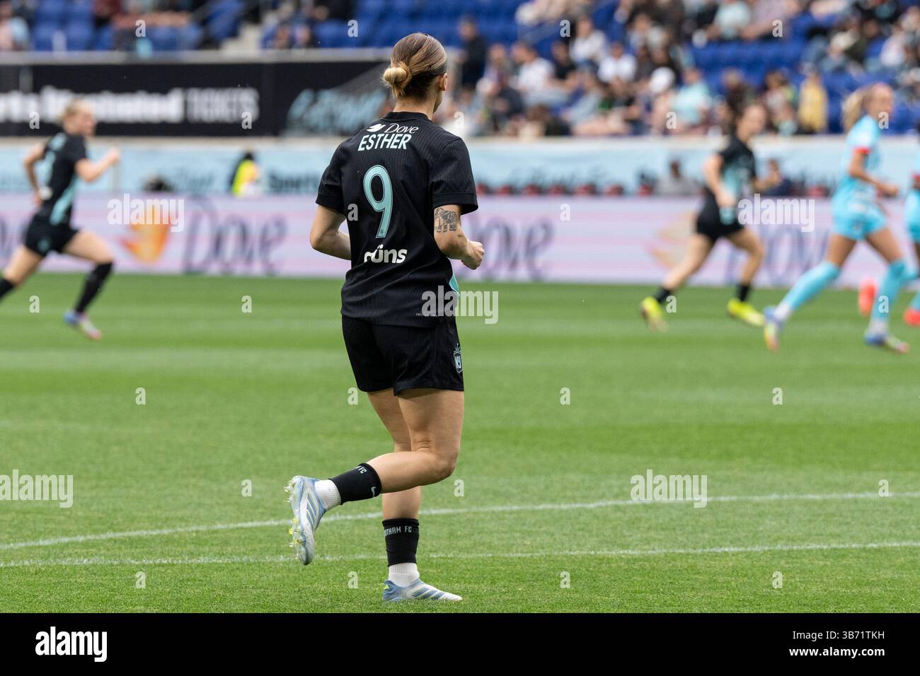Harrison, USA. 04th May, 2025. Esther Gonzalez (9) of Gotham FC in ...