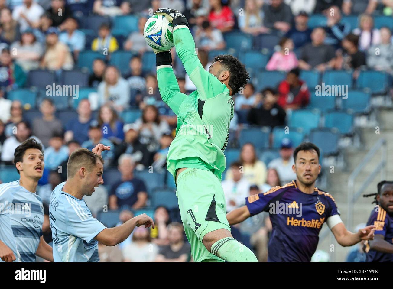 Kansas City, KS, USA. 4th May, 2025. Sporting Kansas City goalkeeper ...