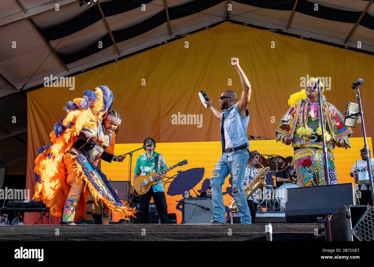 9th Ward Hunters Mardi Gras Indians and Young Brave Hunters Black ...
