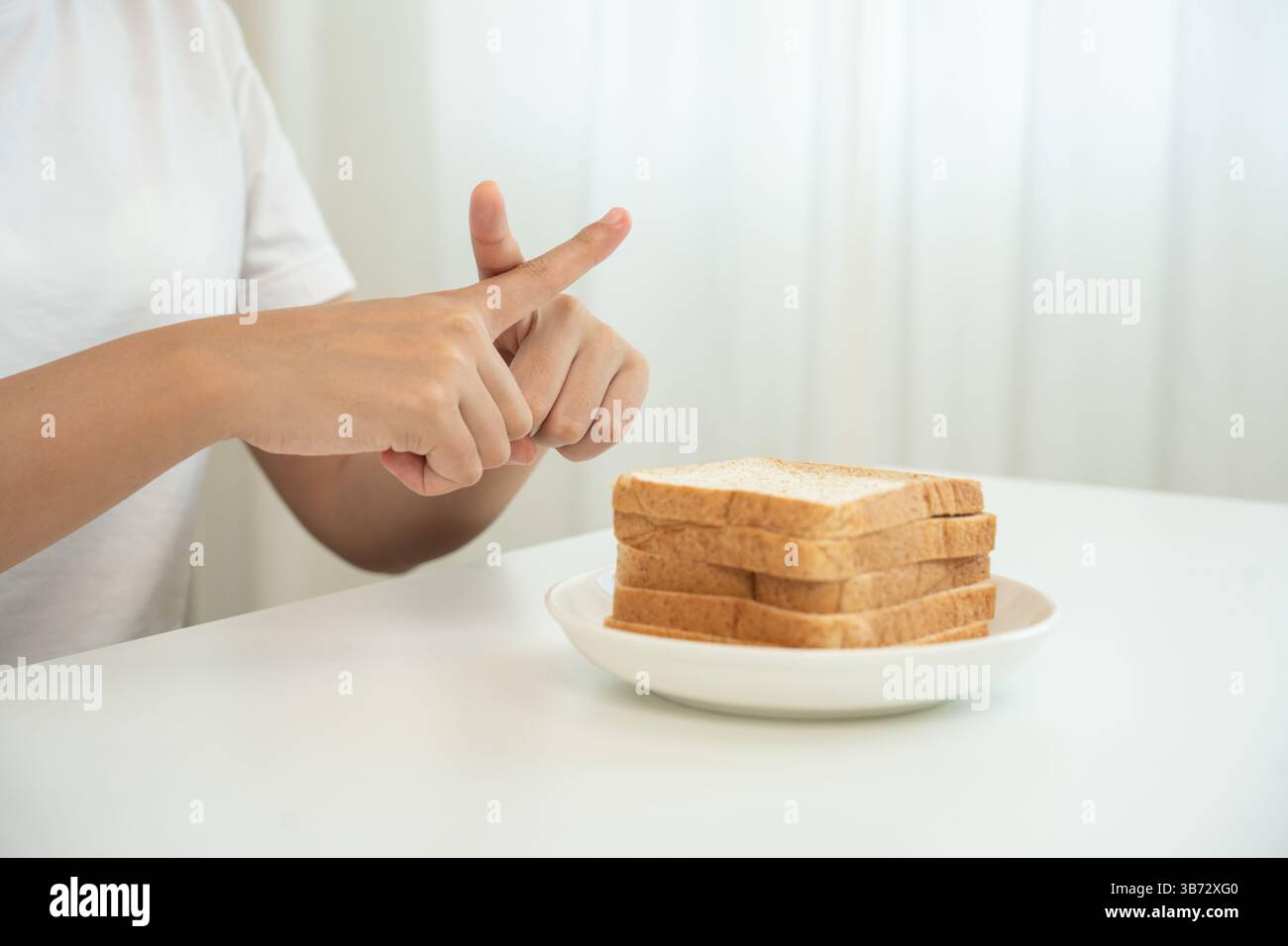 Wheat allergy, gluten allergy, women refuse to eat bread, swollen mouth ...
