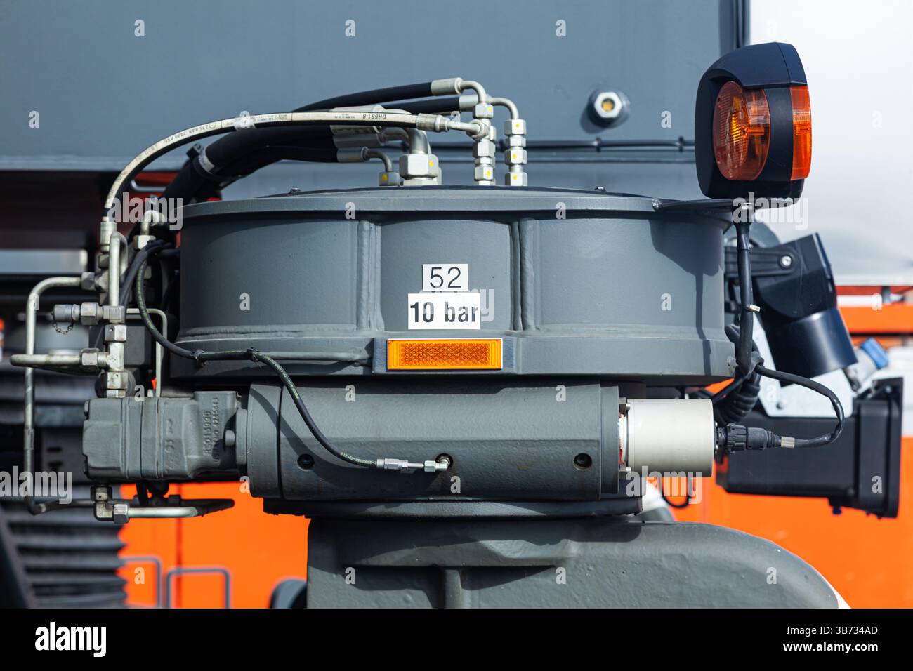High pressure hydraulic hose system connected with steel pipes and ...