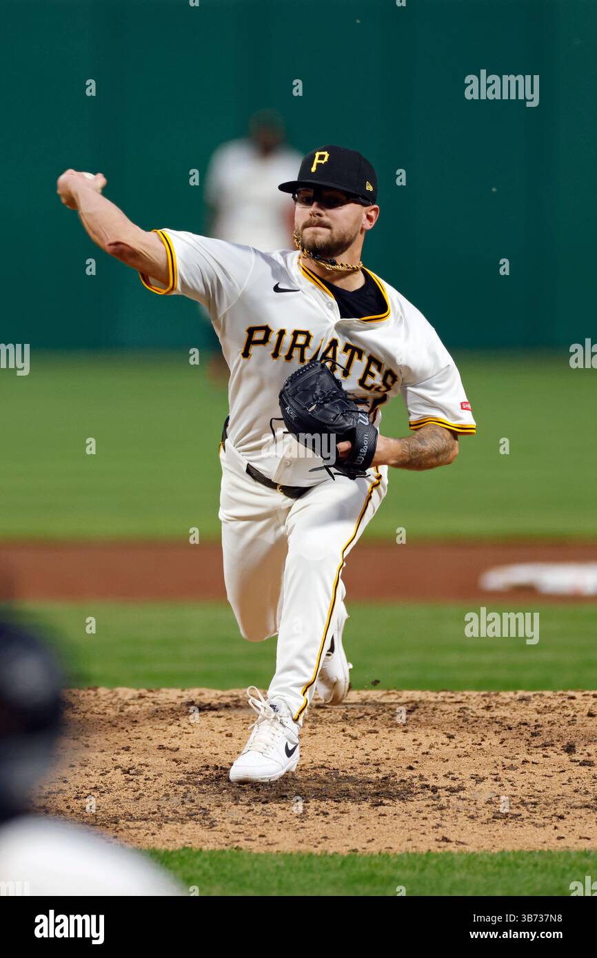 PITTSBURGH, PA - APRIL 30: Pittsburgh Pirates pitcher Chase Shugart (55 ...