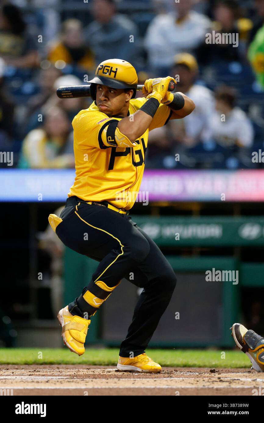 PITTSBURGH, PA - MAY 02: Pittsburgh Pirates first baseman Enmanuel ...