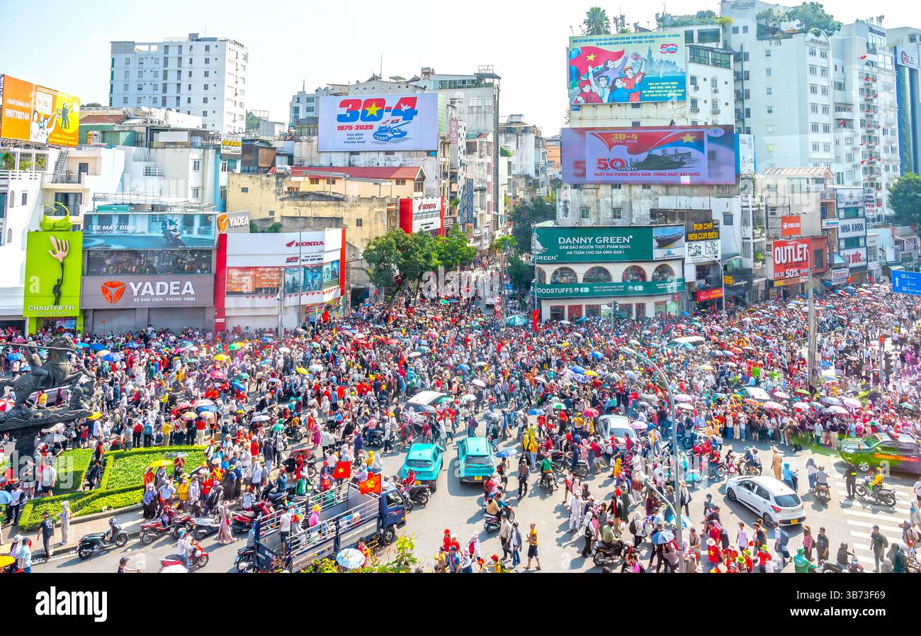 View of Phu Dong roundabout with heavy traffic, pedestrians, Vietnamese ...