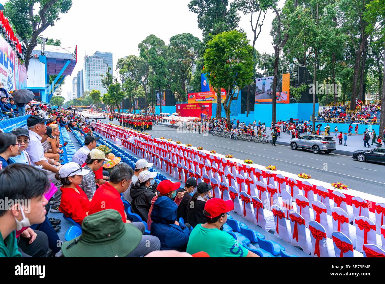 View of Phu Dong roundabout with heavy traffic, pedestrians, Vietnamese ...