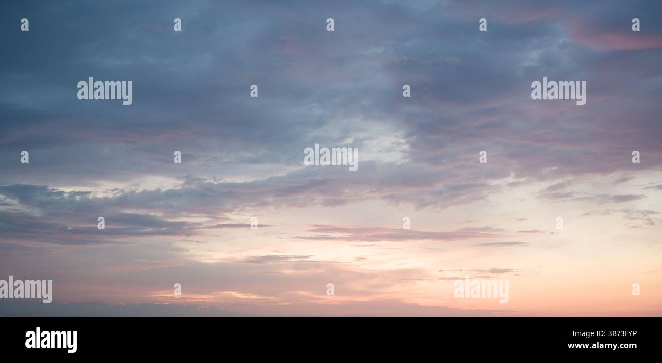 Dusk horizon pastel hi-res stock photography and images - Alamy