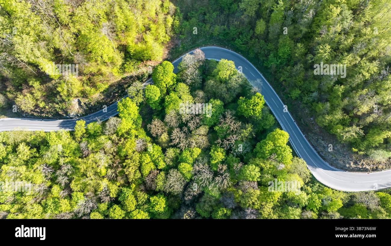Landschaft bei Lenningen-Gutenberg auf der Schwäbischen Alb. // 27.04.2025: Gutenberg, Baden ...