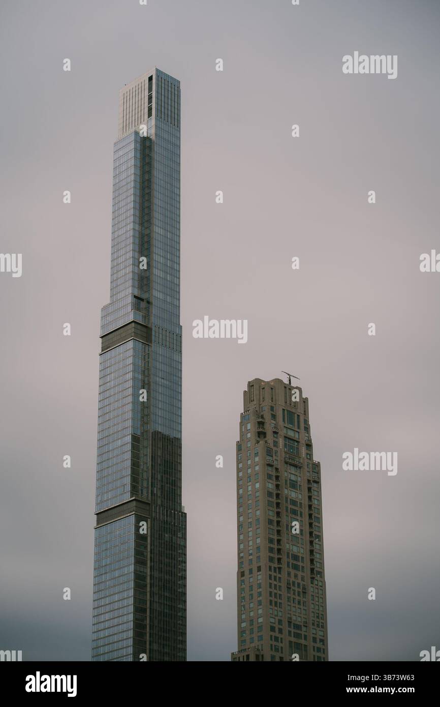 Two buildings next to each other hi-res stock photography and images ...