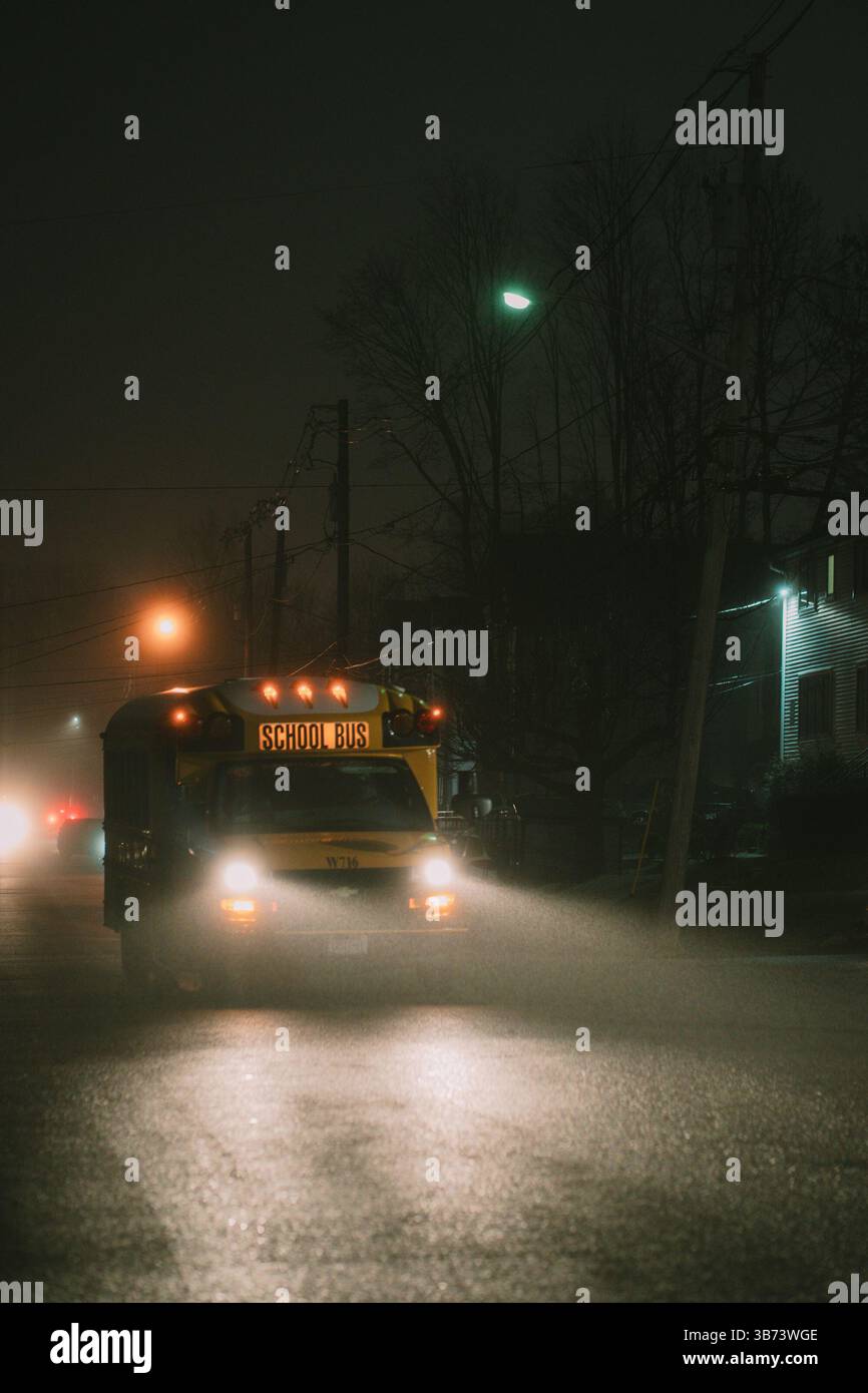 School bus drives hi-res stock photography and images - Alamy