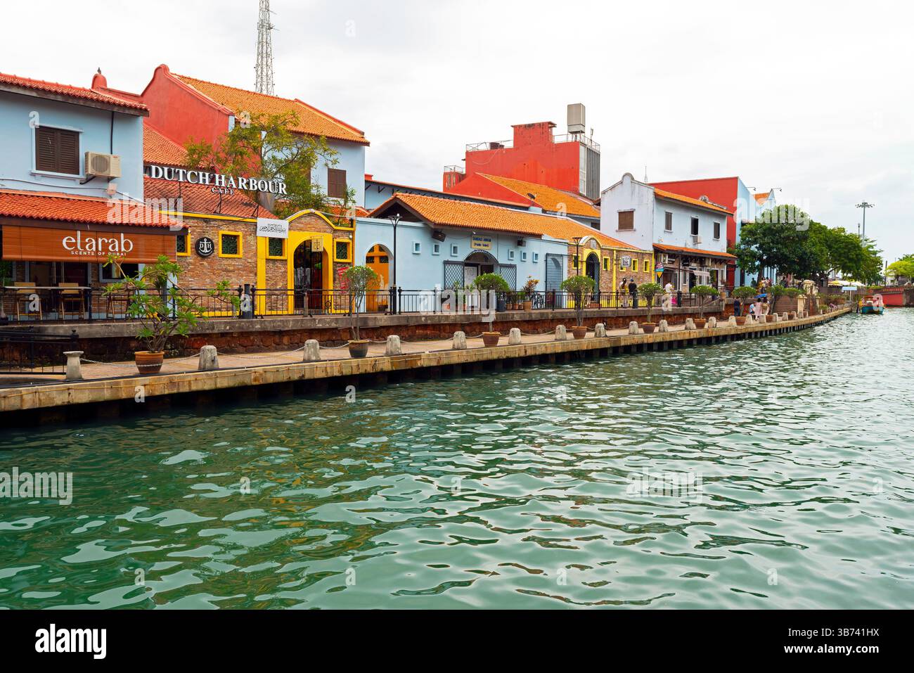 Picturesque riverside street for pedestrians in Malacca old town ...