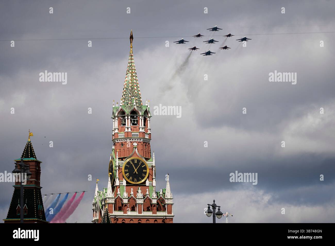 CORRECTS JETS MODIFICATION - Russian Sukhoi Su-30SM jet fighters ...