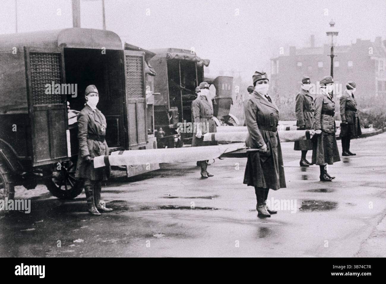 St. Louis Red Cross Motor Corps on duty during influenza epidemic (1918 ...