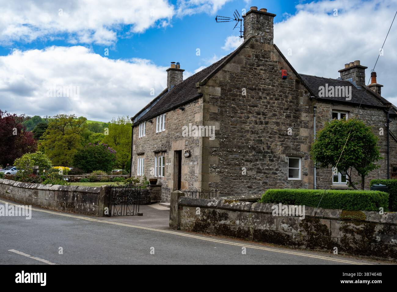 Country House in Ilam Village Stock Photo - Alamy